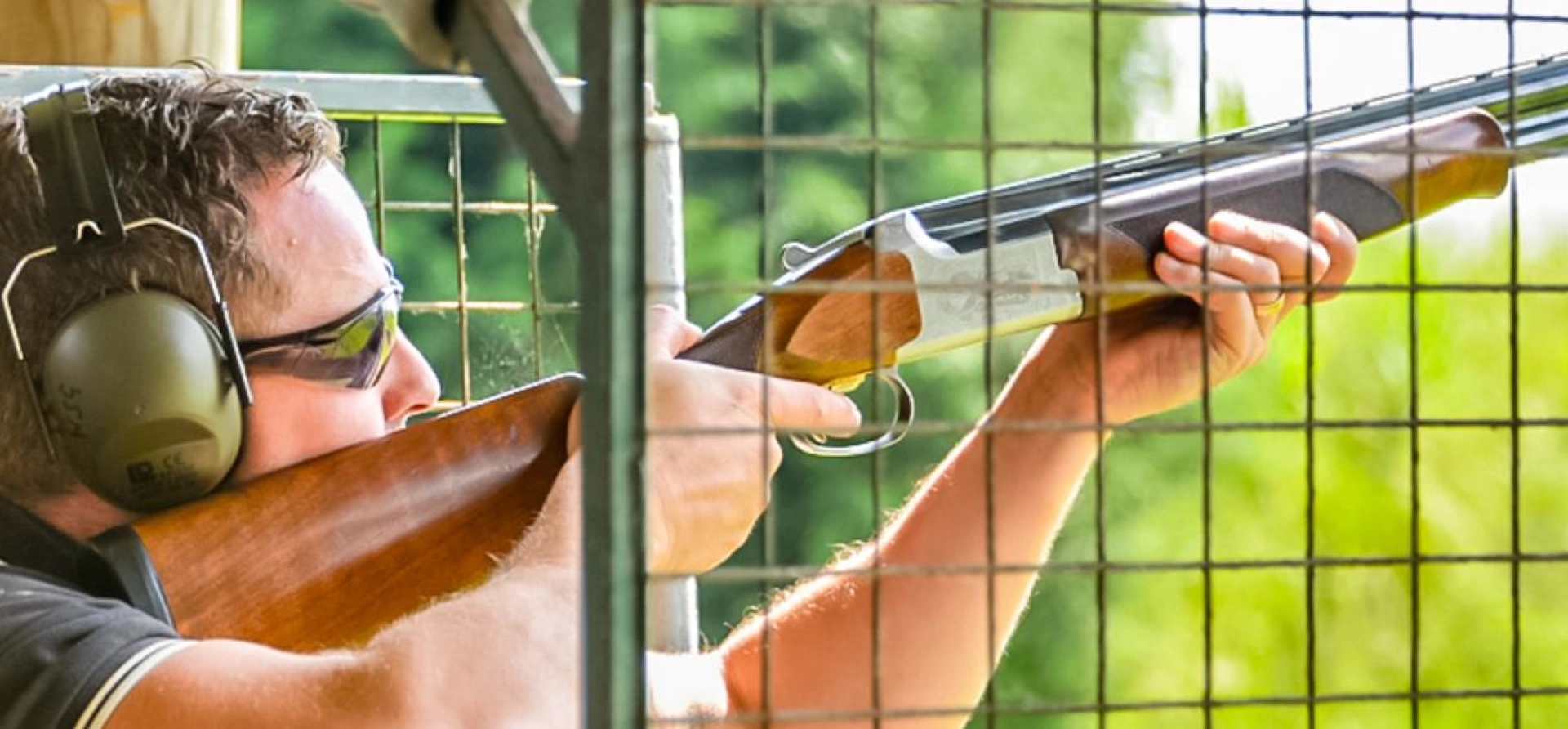 60 Minute Rifle and Pistol Shooting Experience in Warwick Experience ...