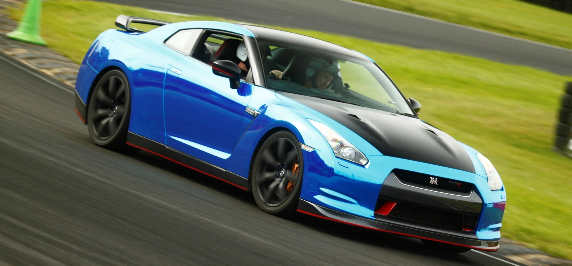 Nissan GT-R Nismo Driving Experience Experience Days Vouchers ...