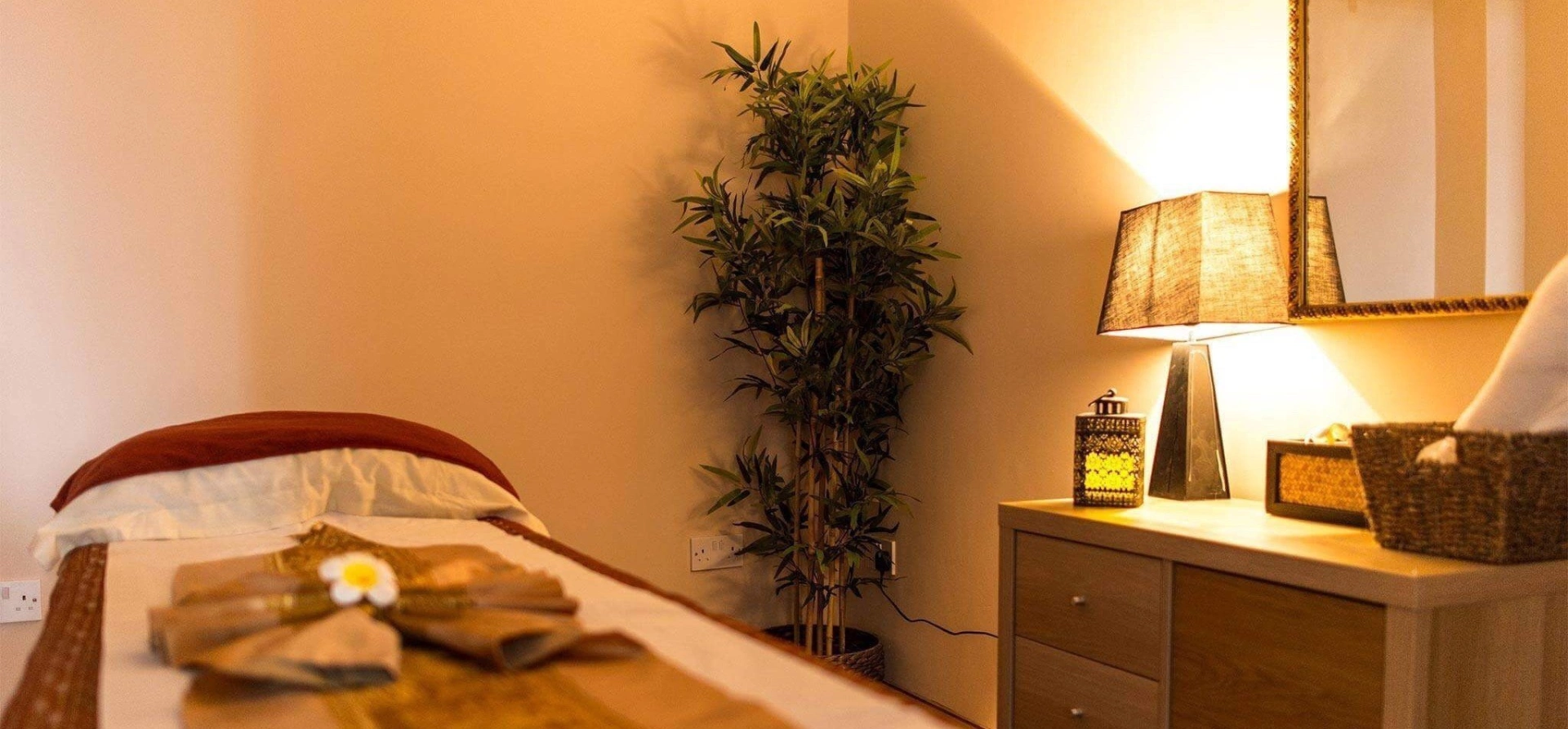 140 Minute Authentic Thai Pamper Package in Bristol Experience Days ...