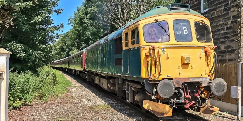 Derbyshire Drive a Diesel Train Experience Gift Vouchers £295 for 1
