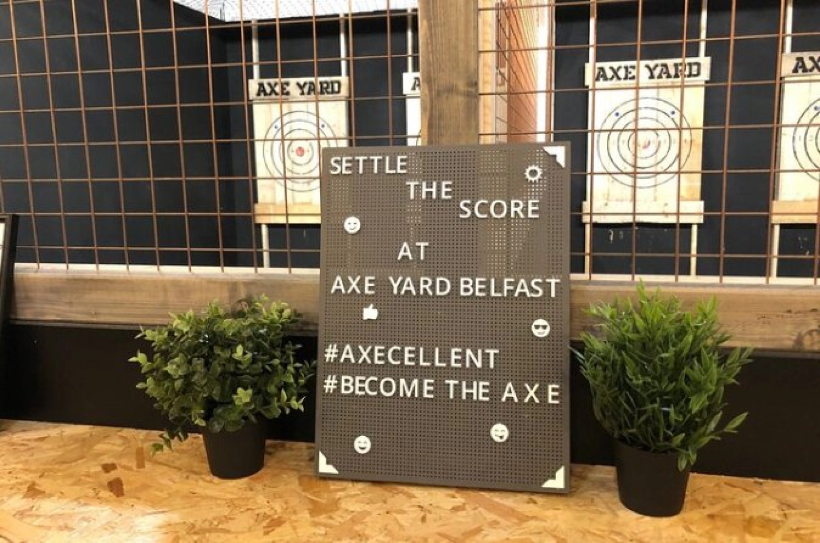 Belfast 1 Hour Axe Throwing Lesson Experience Days Vouchers ...