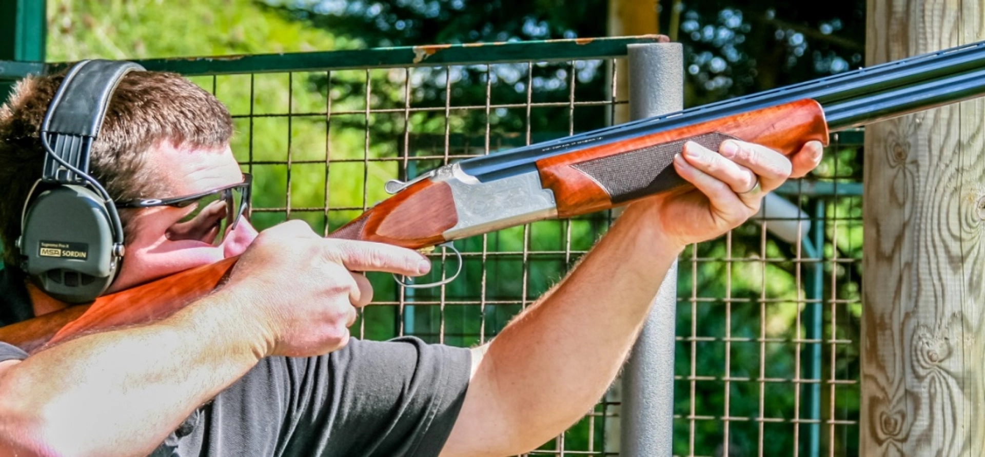 Clay Pigeon Shooting Experience in Warwick Experience Days Vouchers ...
