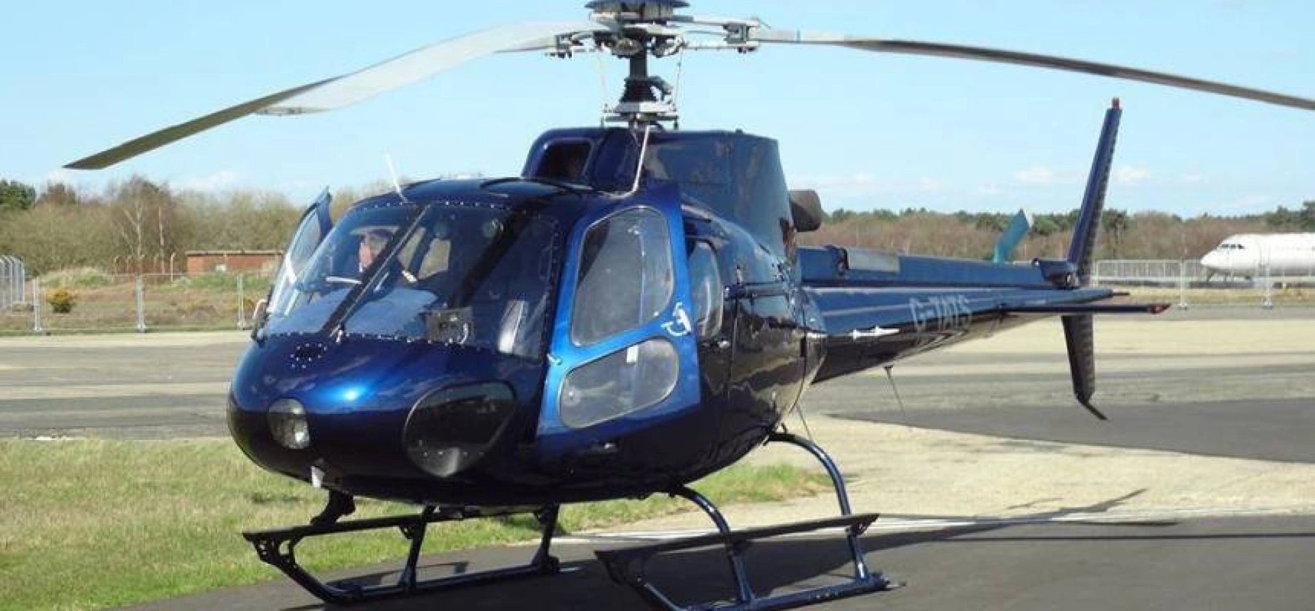 Gloucestershire 16-Mile Sightseeing Heli Tour Gift Vouchers £215 for 1