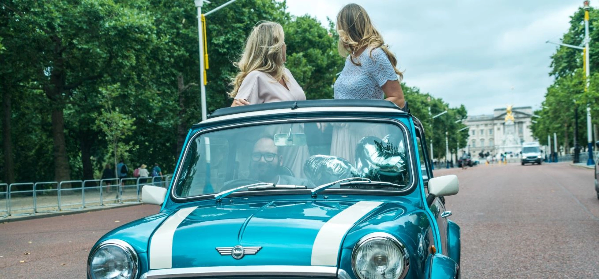 Classic Mini Cooper Gin Tour Of London Gift Vouchers £349 for 3