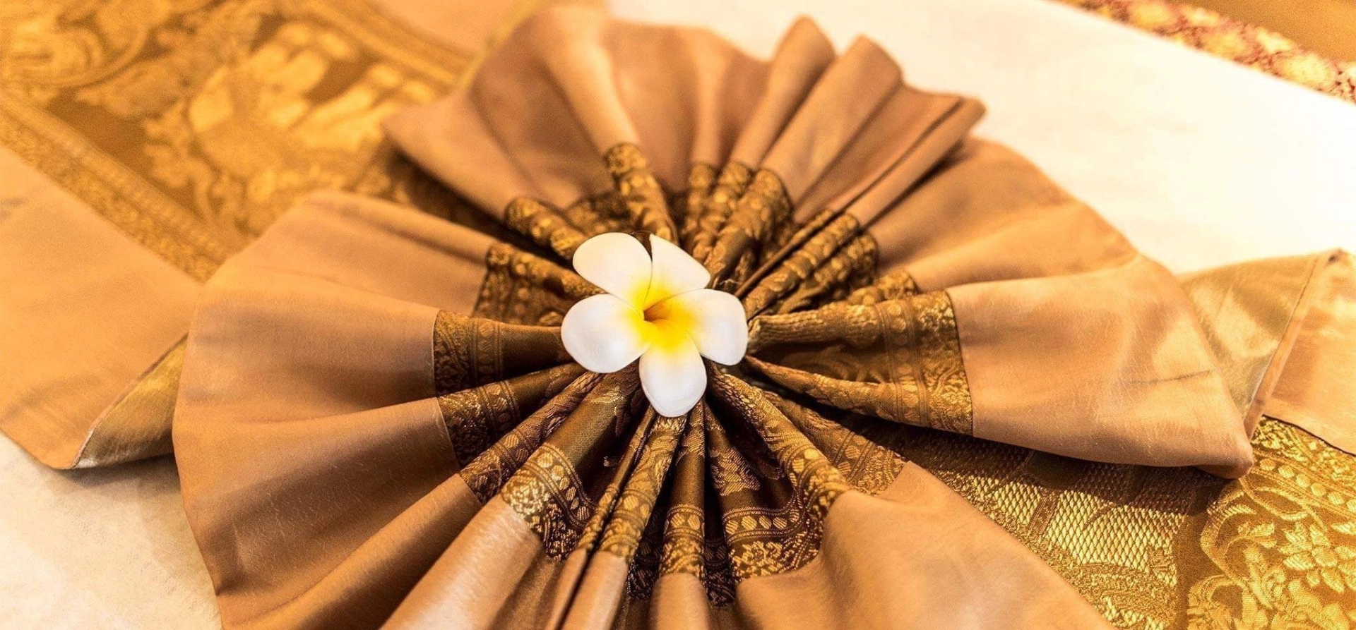 140 Minute Authentic Thai Pamper Package in Bristol Experience Days ...