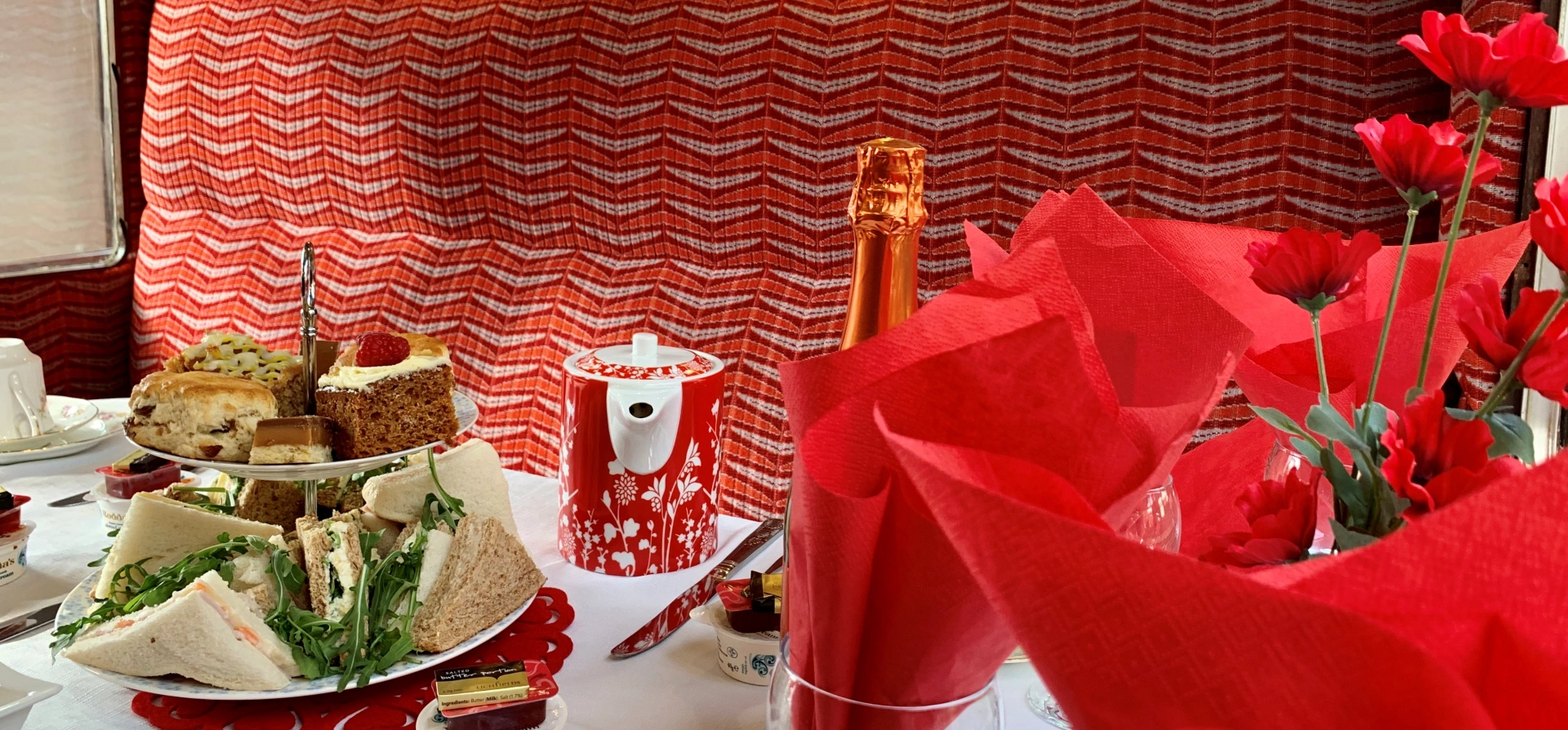 Luxury Afternoon Tea for 2 on Board a Vintage Train in Derbyshire ...