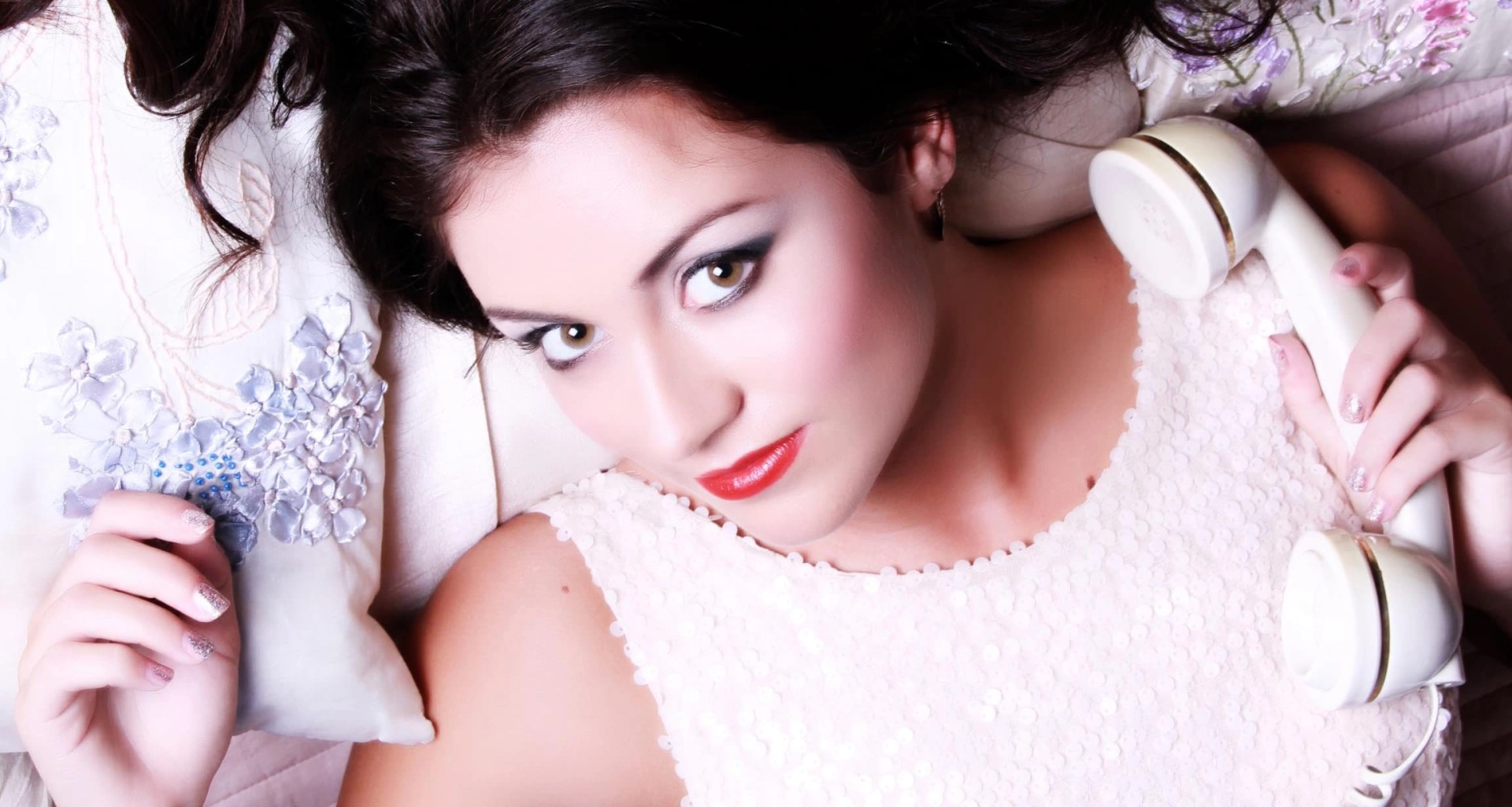 Model Makeover Photoshoot for Two - Liverpool Experience Days Vouchers ...
